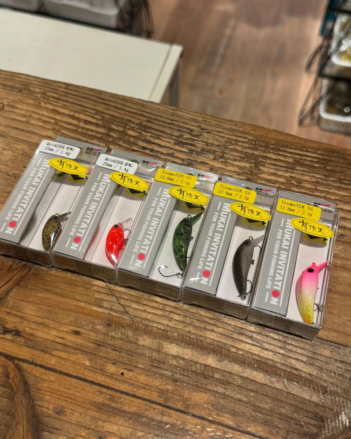 ムカイ 有頂天カラーのクイック25とトレモ328MRが入荷しました。透け感がヤバいウーロンJellyとかイケてるカラーが多いです。ムカイルアーと相性もバッチリなんで手に取ってみてください ...